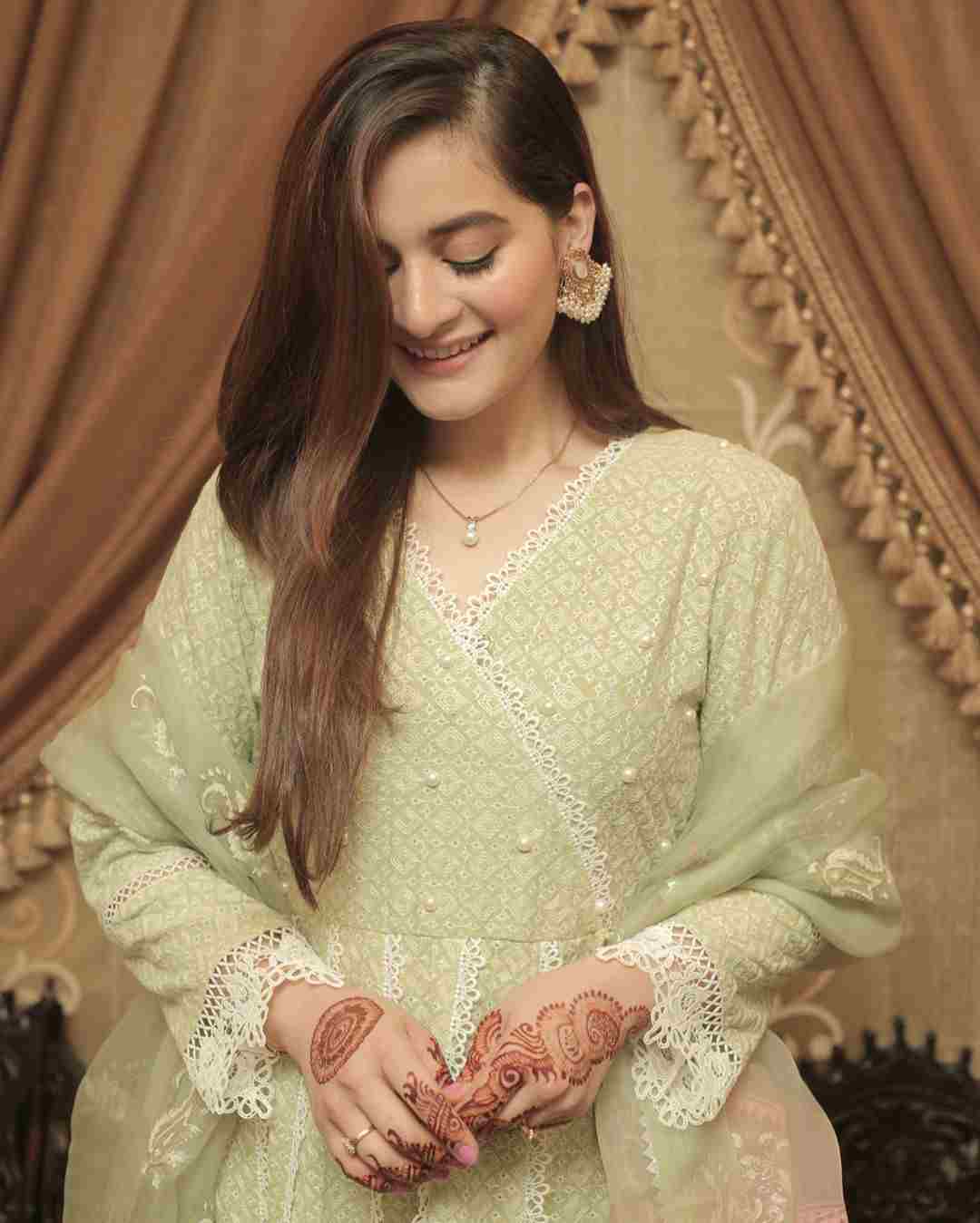Aiman Khan Biography: A Girl with the Cutest Smile - Best In Pakistan